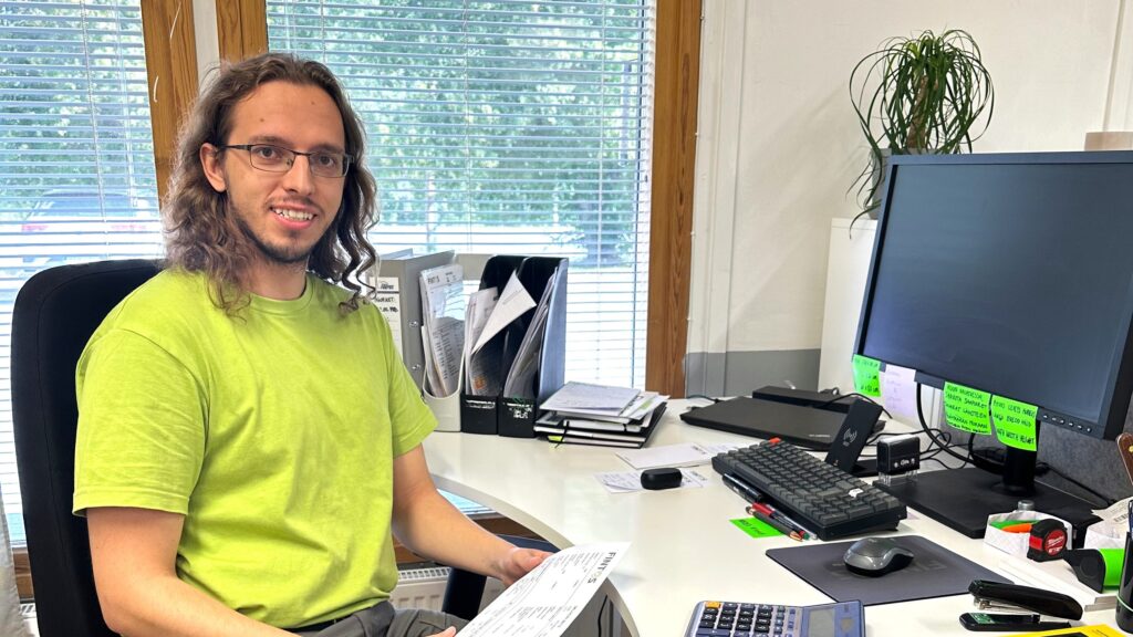 Let us introduce: Daniel, warehouseman, summer worker - Fintos